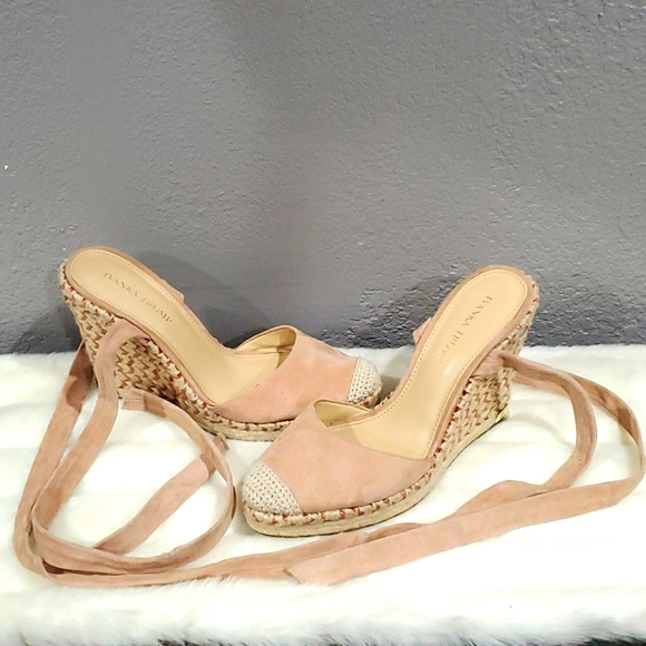 Ivanka Trump sz91/2 Winikka wedge sandals - nsdconsult.ae